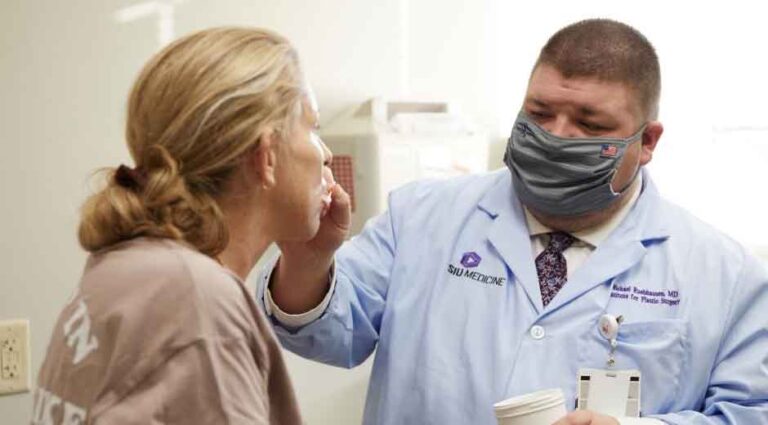 What To Expect at Your Plastic Surgery Consultation - Syllables